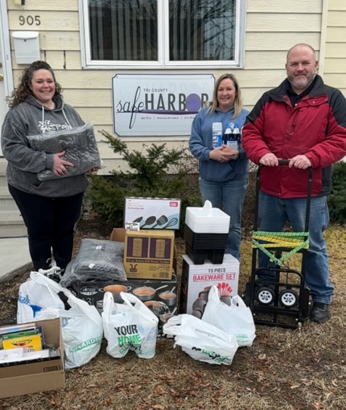 Elks donate to Tri County Safe Harbor | News, Sports, Jobs - Daily Press